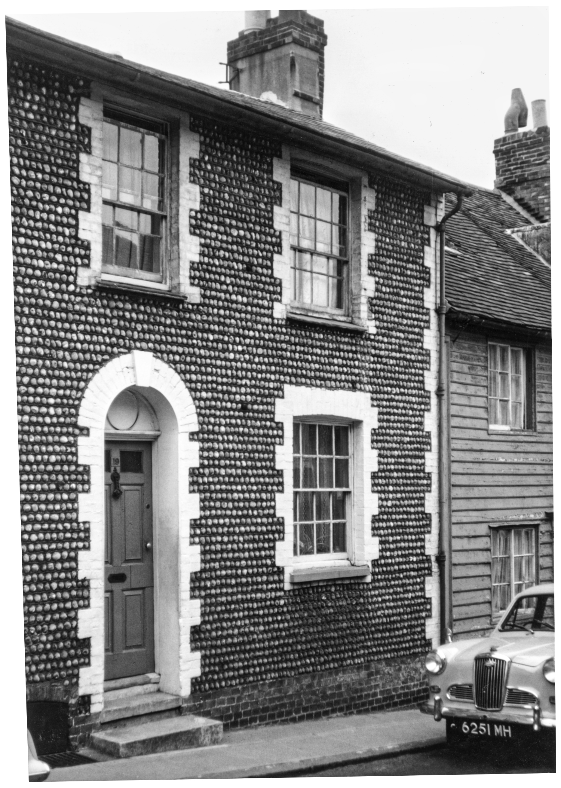 Esu-1 191130 Cobblestone Photographs Catalog